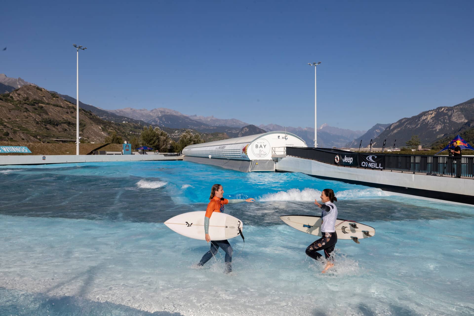 Red Bull Pool Clash – ein Surf-Contest für Amateure